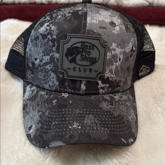 Bass Pro Shops | Accessories | Bass Pro Shops Gray And Black Camo Hat ...